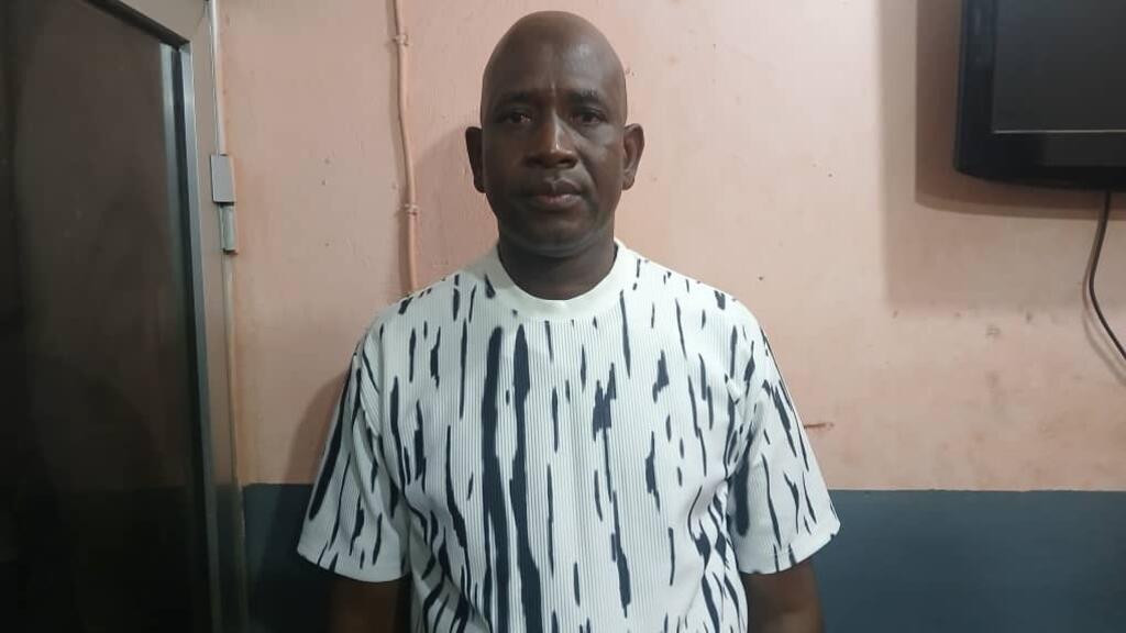 Njaɓɓiɗen hannde ko Alpha Ousmane Diallo, taarikayaŋke, eɗen njeewtida e makko e alhaali ...