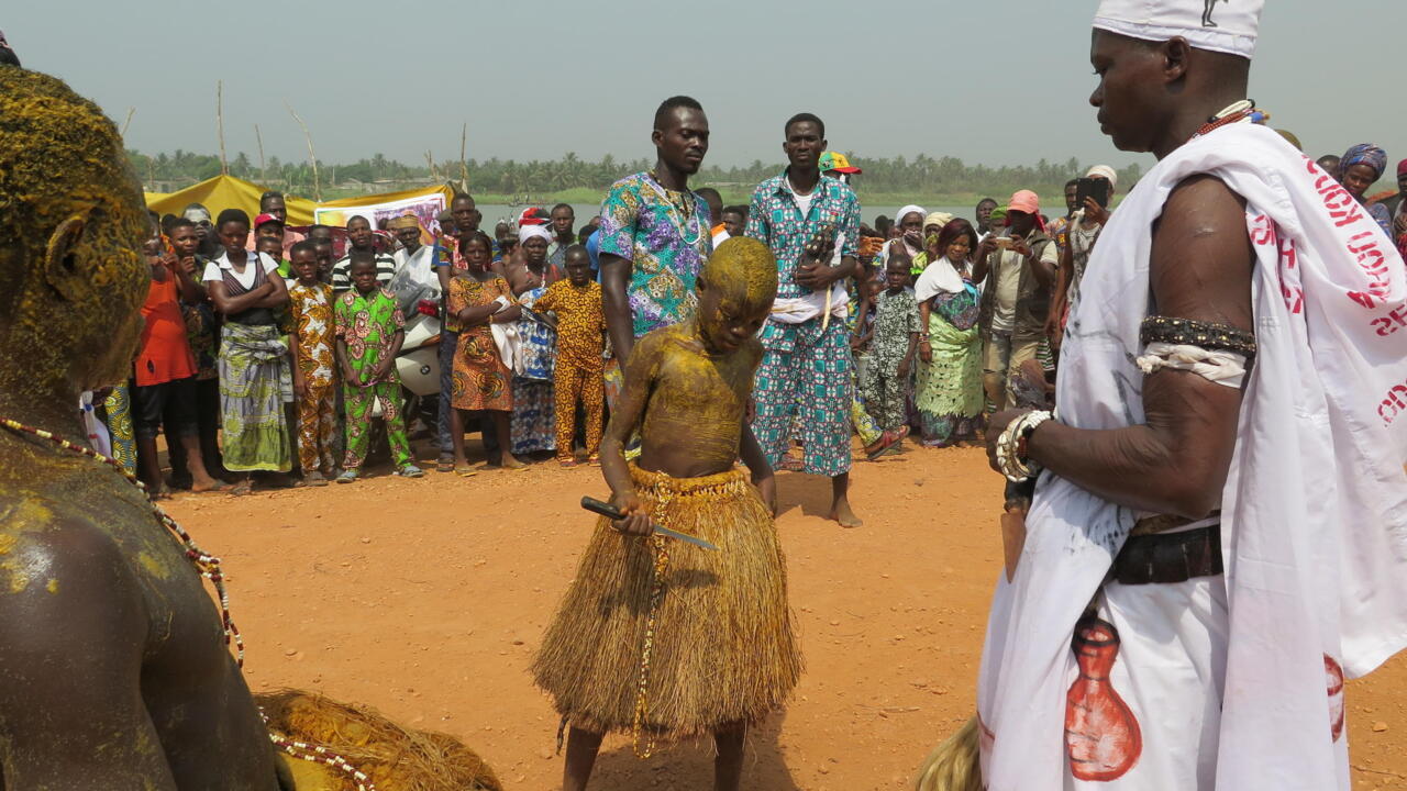 Dodji Amouzouvi: le vaudou «a une place centrale» au Bénin - Invité ...