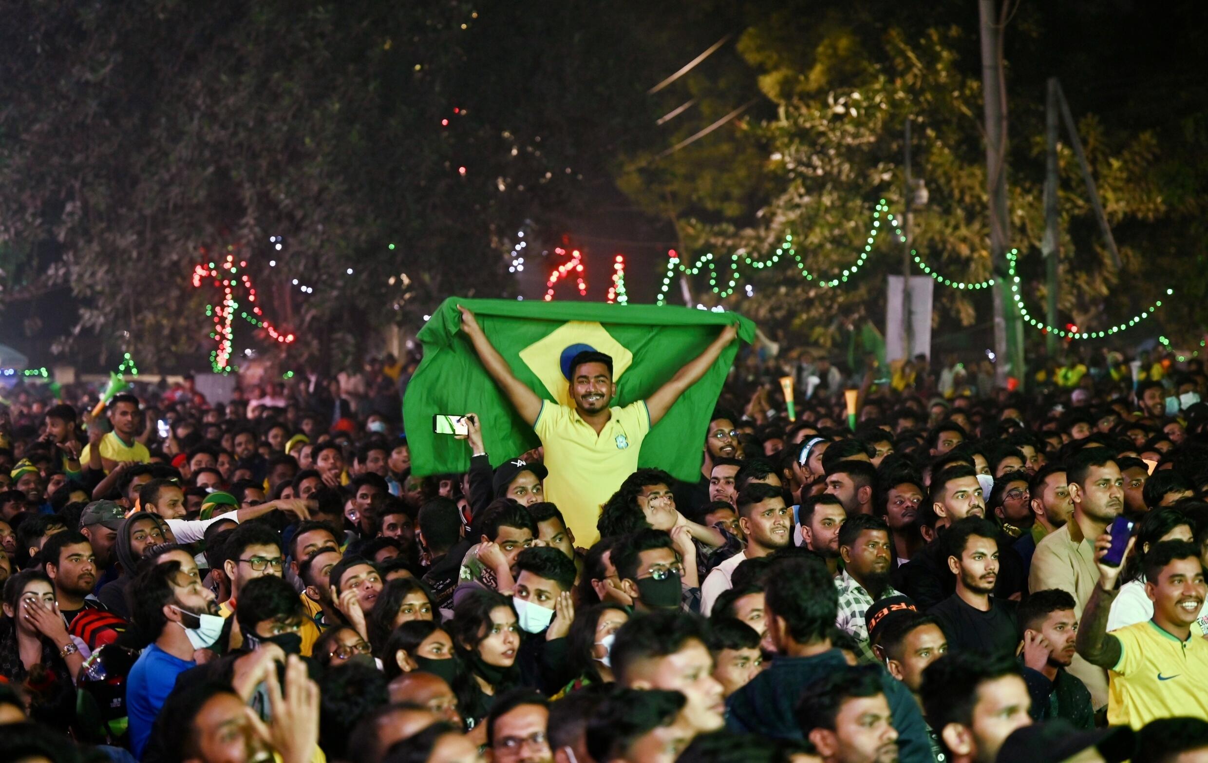 Thousands of Bangladeshi fans cheer Brazil win