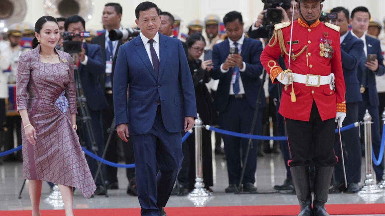 Thủ tướng Thái Lan đối mặt với khủng hoảng do căng thẳng biên giới và ...