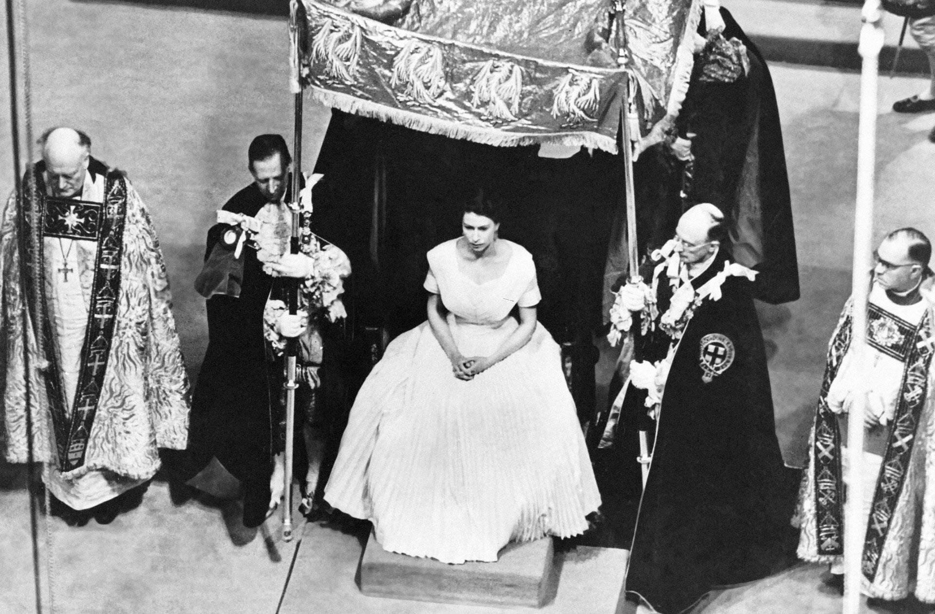 Muerte de Isabel II: el largo y agitado reinado de una reina popular
