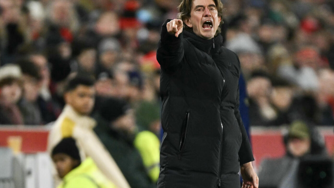 Under-fire Frank claims support of Tottenham hierarchy