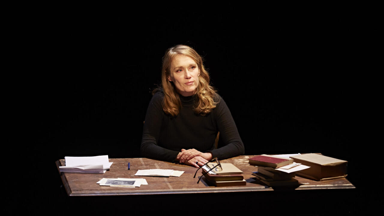 Théâtre: dans «L'autre fille», Marianne Basler est la «voix» de la ...