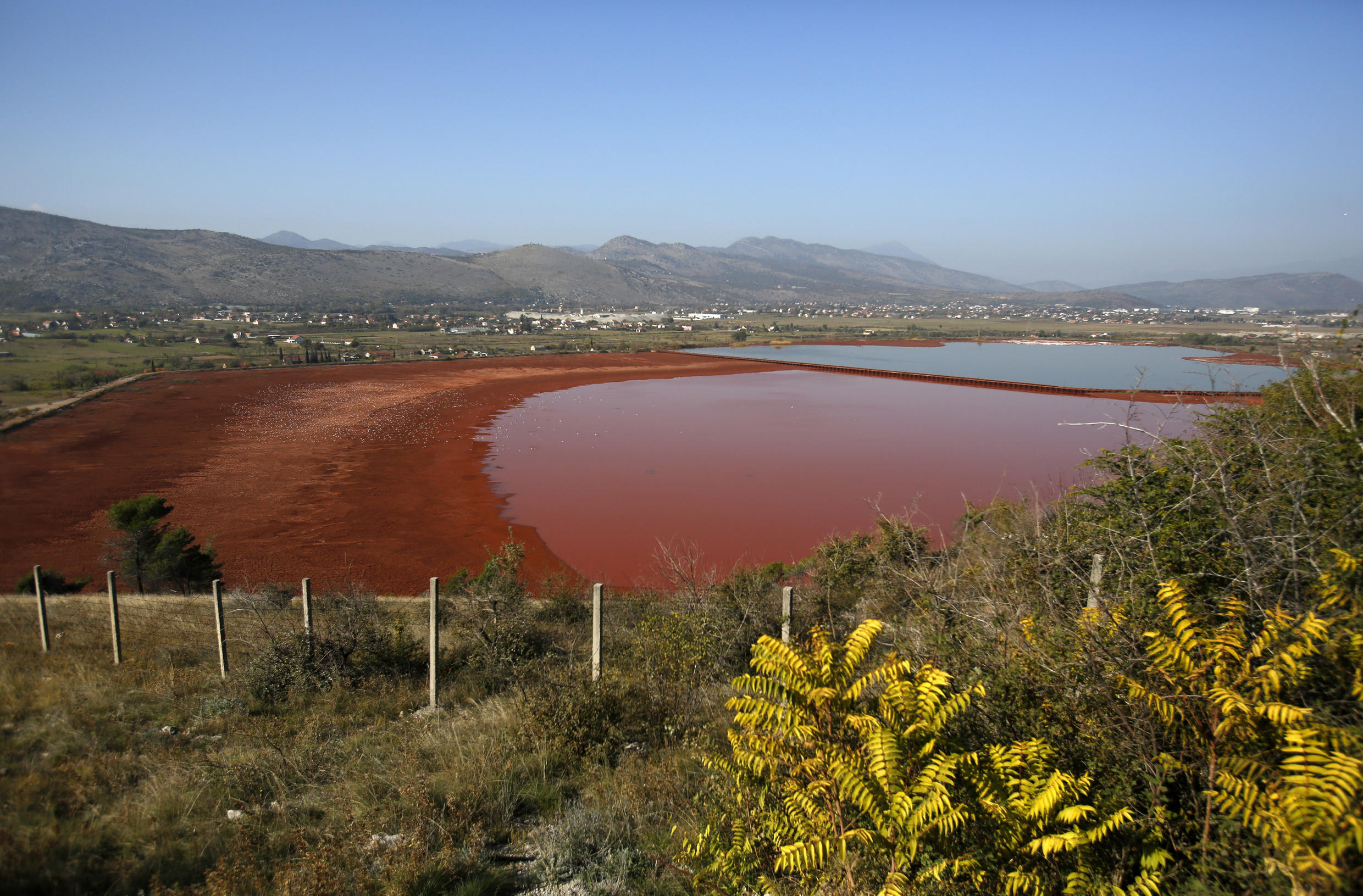 À la Une: au Monténégro, les boues rouges du KAP, une bombe écologique ...