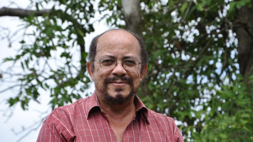 Raphaël Confiant, chroniqueur infatigable de la comédie créole ...