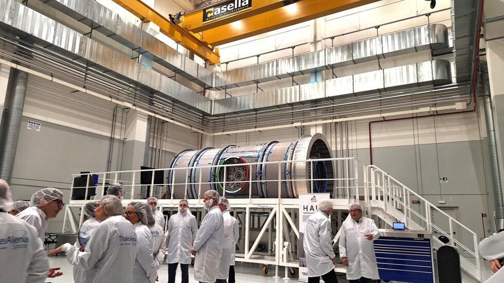 Dans la future station spatiale autour de la Lune - Reportage international