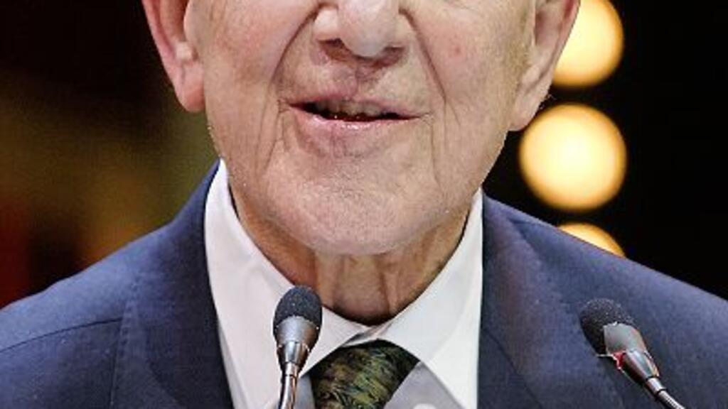 2 - Stéphane Hessel, écrivain, ancien ambassadeur de France ...