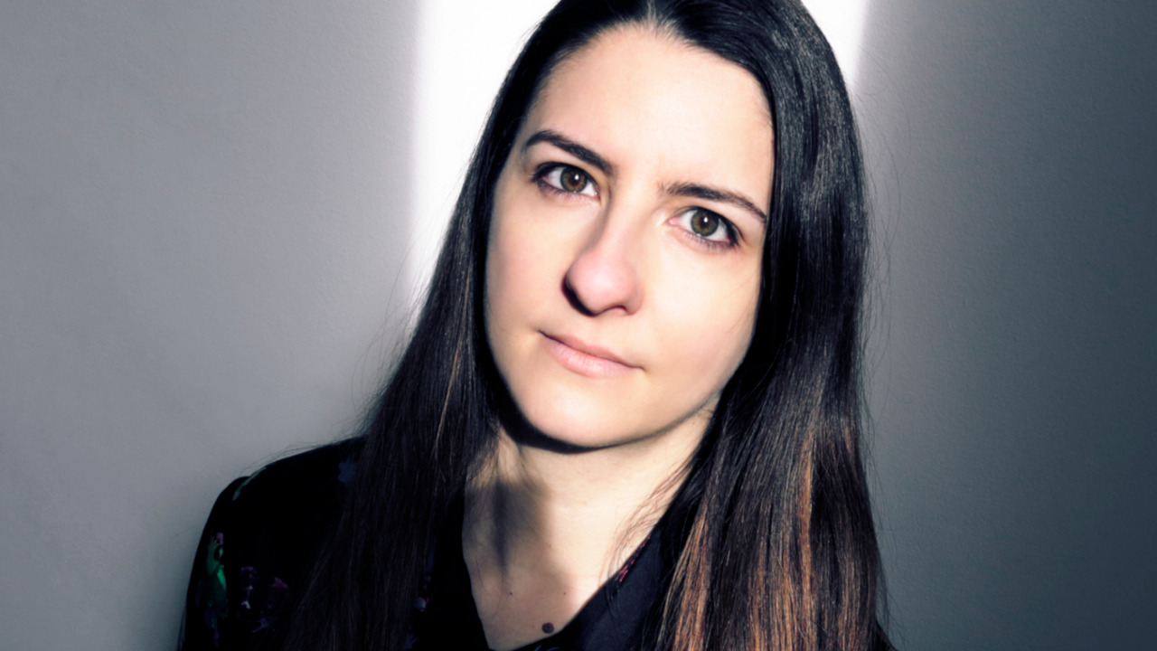 Alexandra Badea, «Tu marches au bord du monde»: l’identité fracturée ...