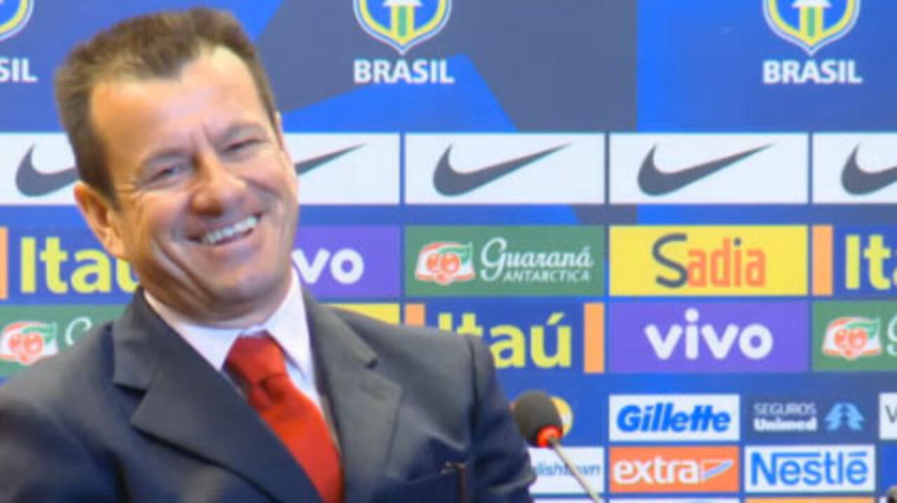 Dunga assume como novo técnico da Seleção Brasileira