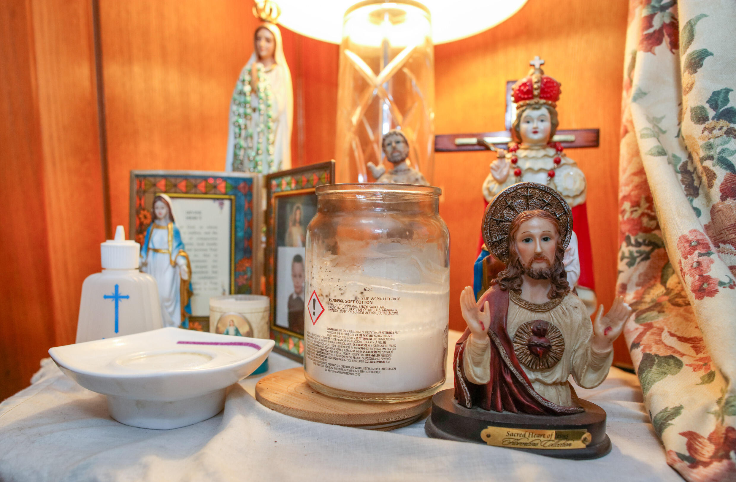 Belief and hope in the pub of one of Ireland's last faith healers