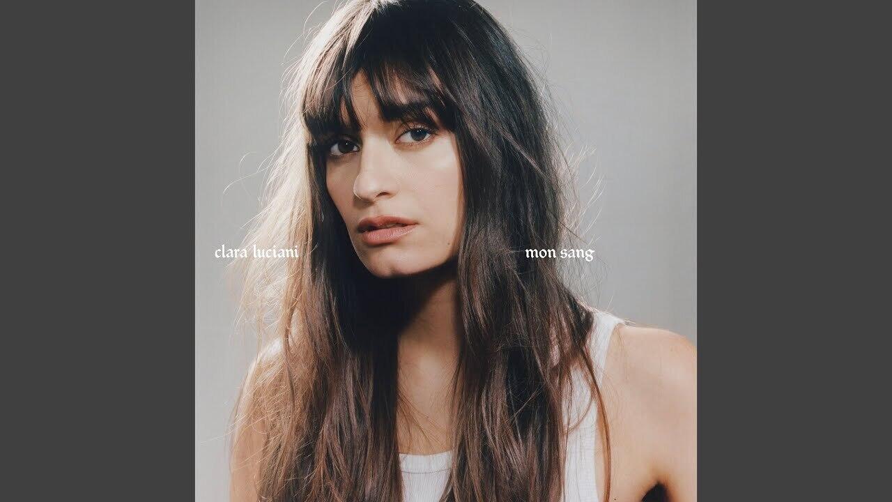 «Mon sang», le troisième album de Clara Luciani, un retour rock et ...