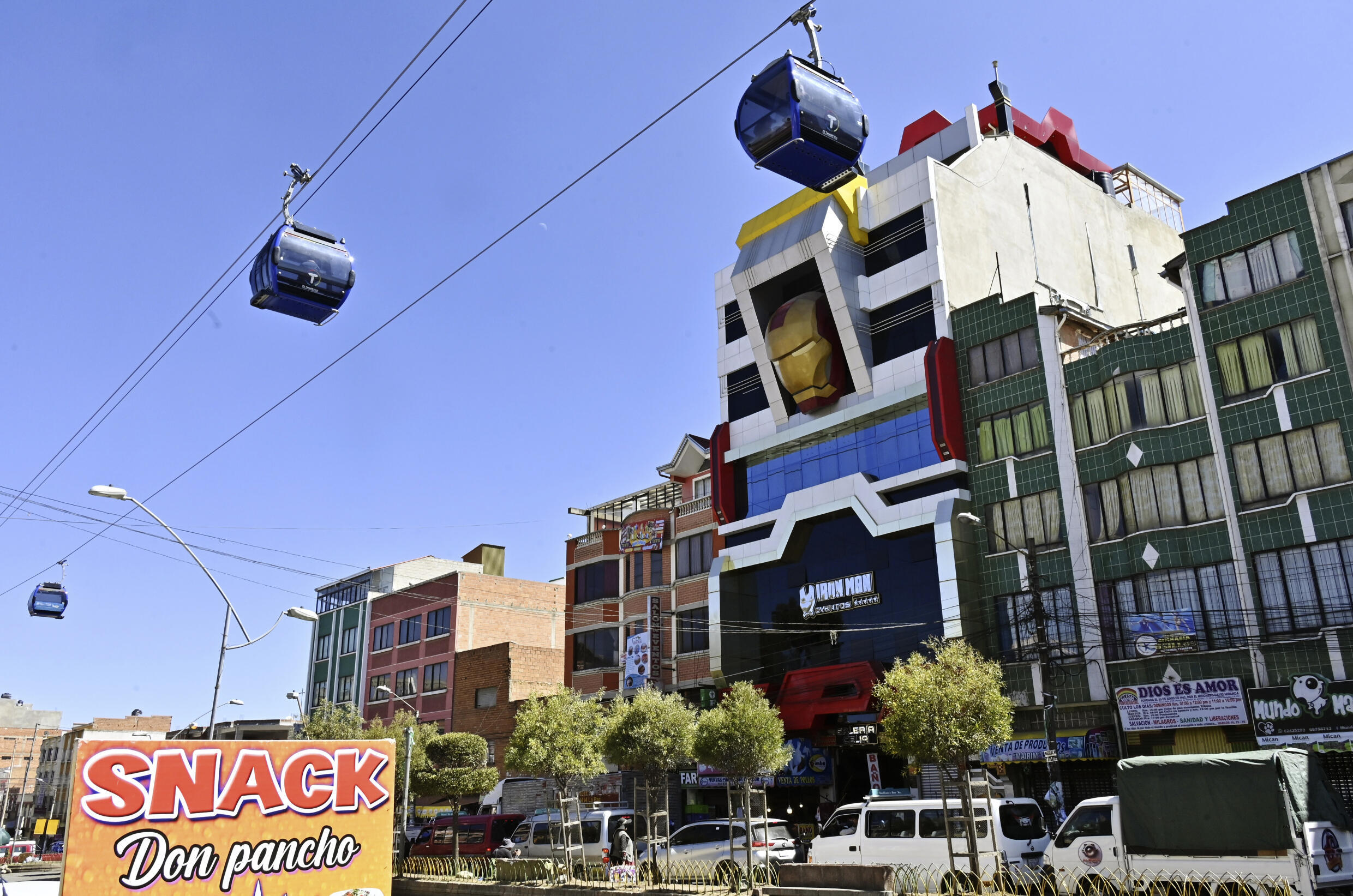 Un barco entre nubes y superhéroes, el singular fenómeno de los ...