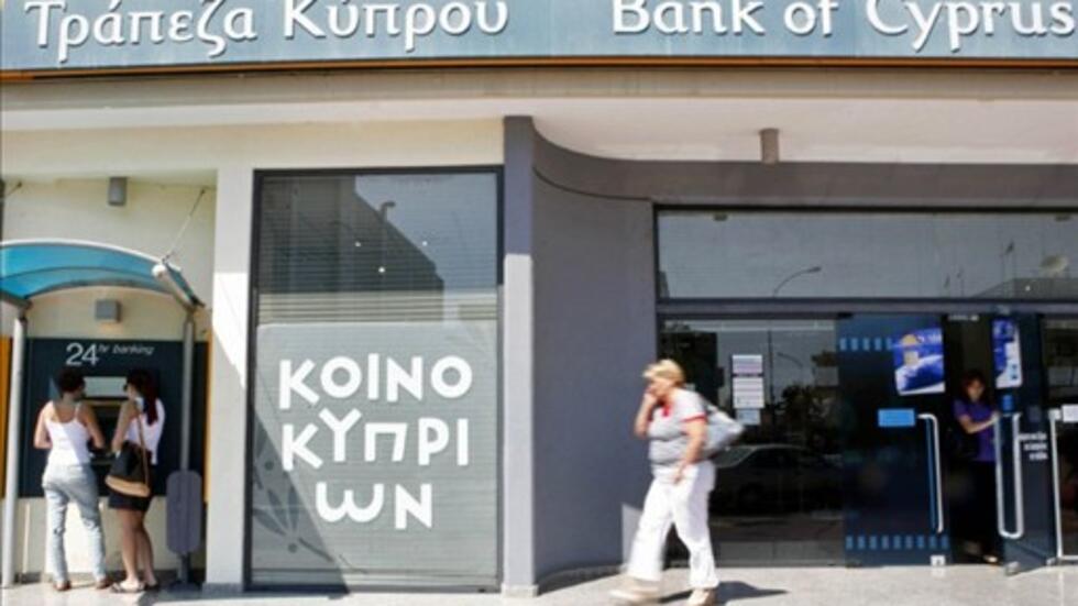 L'agence Fitch abaisse la note de Chypre de «A-» à triple «B»