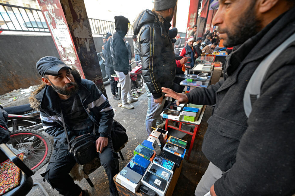 Syria phone shops free from Assad-linked monopoly