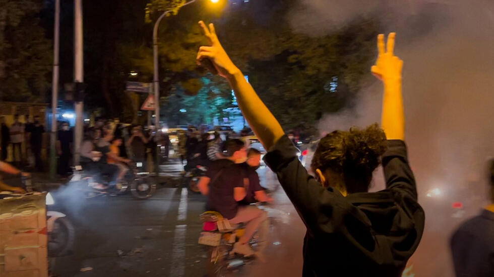 【视频】阿米尼之死引发的伊朗民间抗议浪潮仍在继续