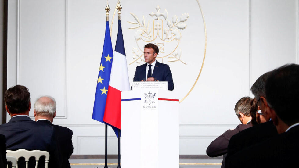 À la Une: la guerre d’influence 3.0 en Afrique, la France contre ...