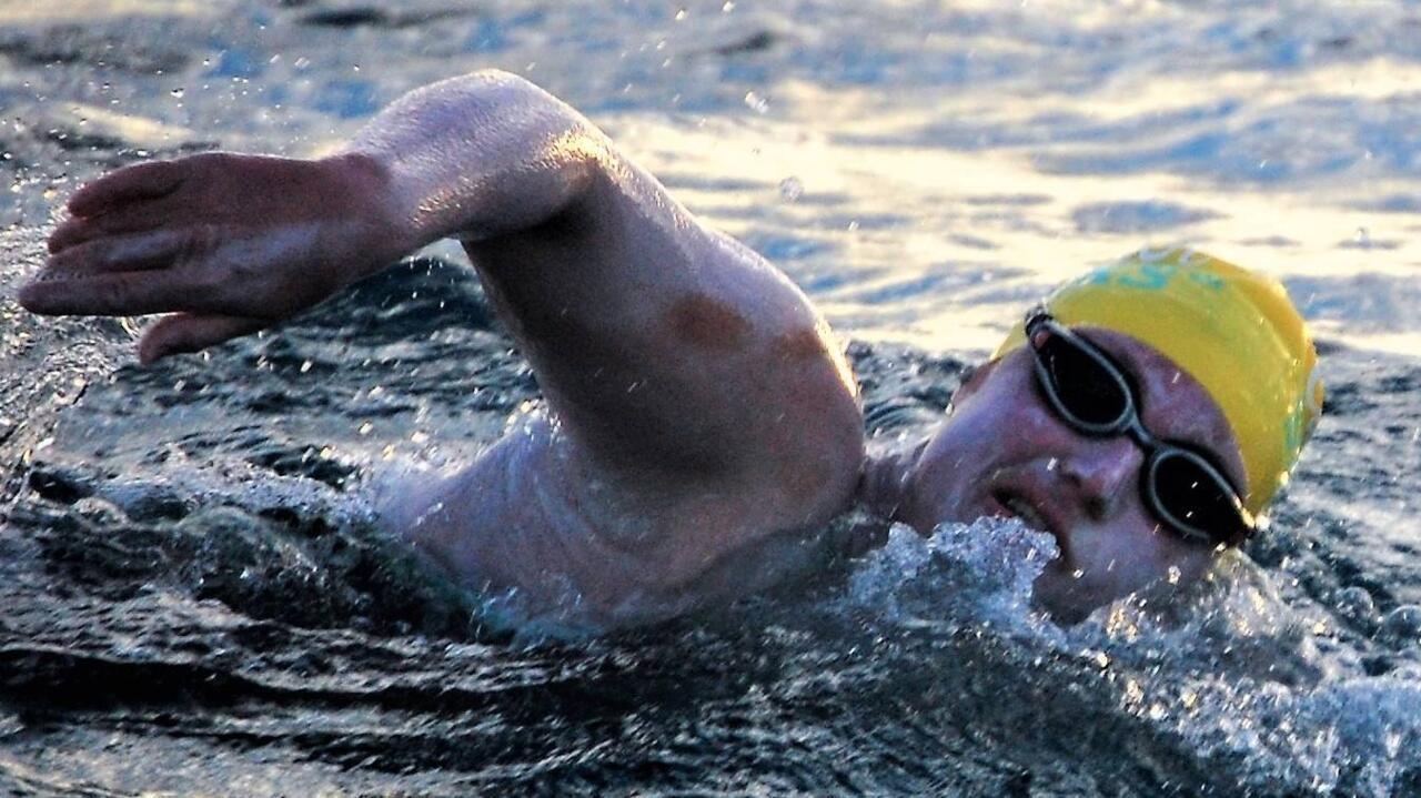 Record breaking Channel swimmer dedicates feat to survivors