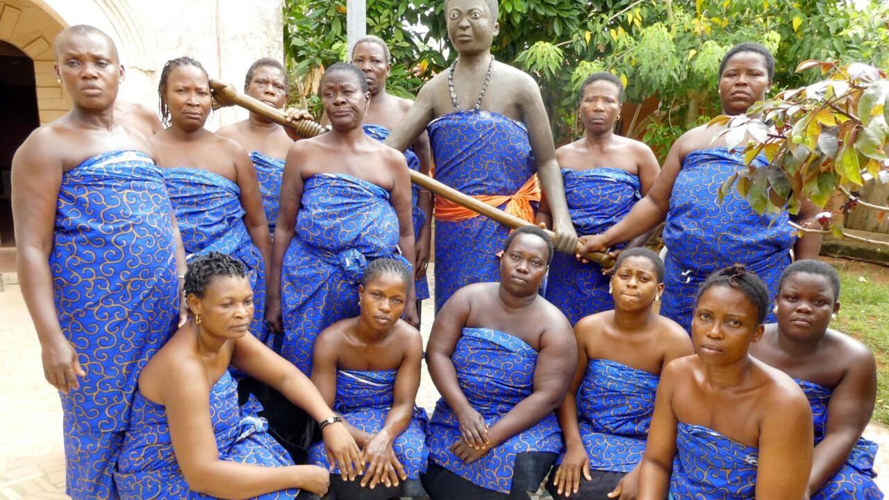 Sa Majesté Toffa IX, ballet rituel du royaume de Porto Novo - Sur le ...