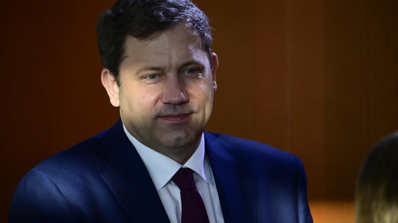 Transatlantic ties 'disintegrating': German vice chancellor