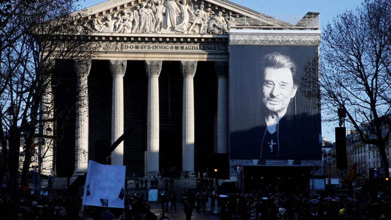 Homenaje masivo para despedir a Johnny Hallyday, el rockero francés