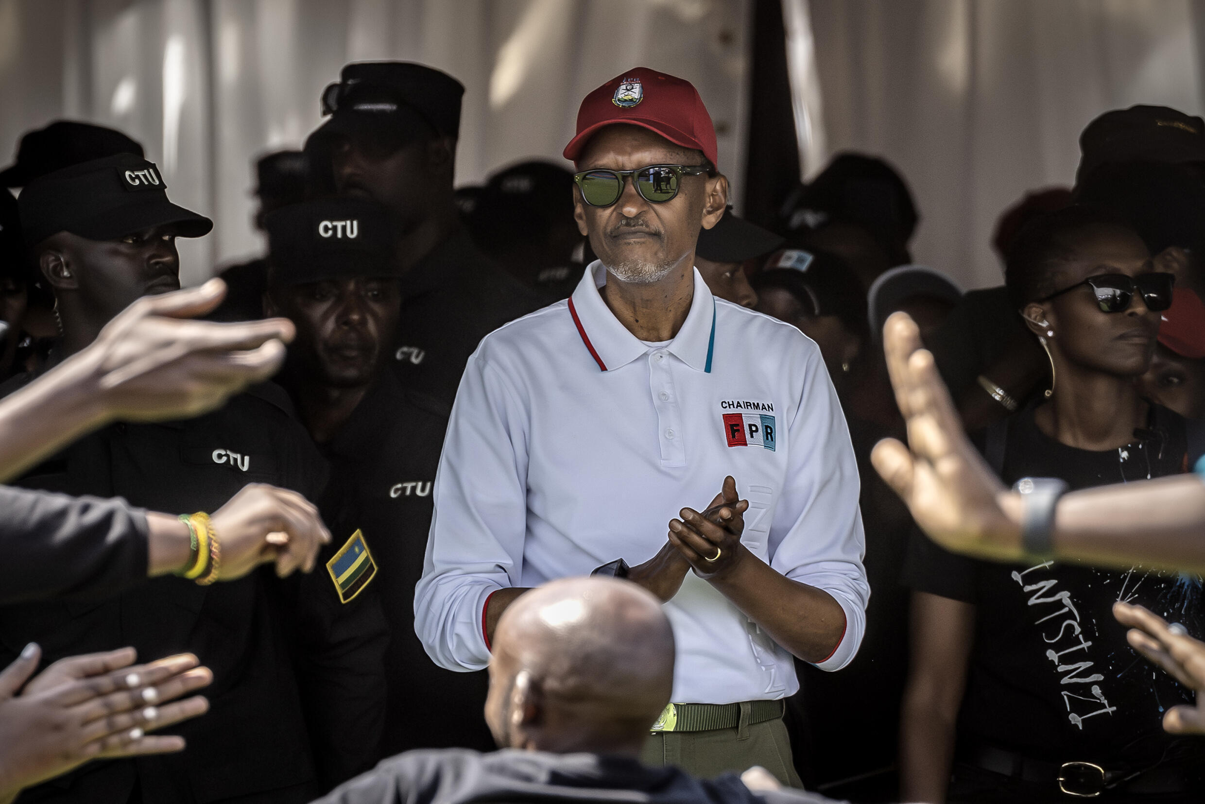 'Kagame mania' strikes on final day of Rwanda vote campaign