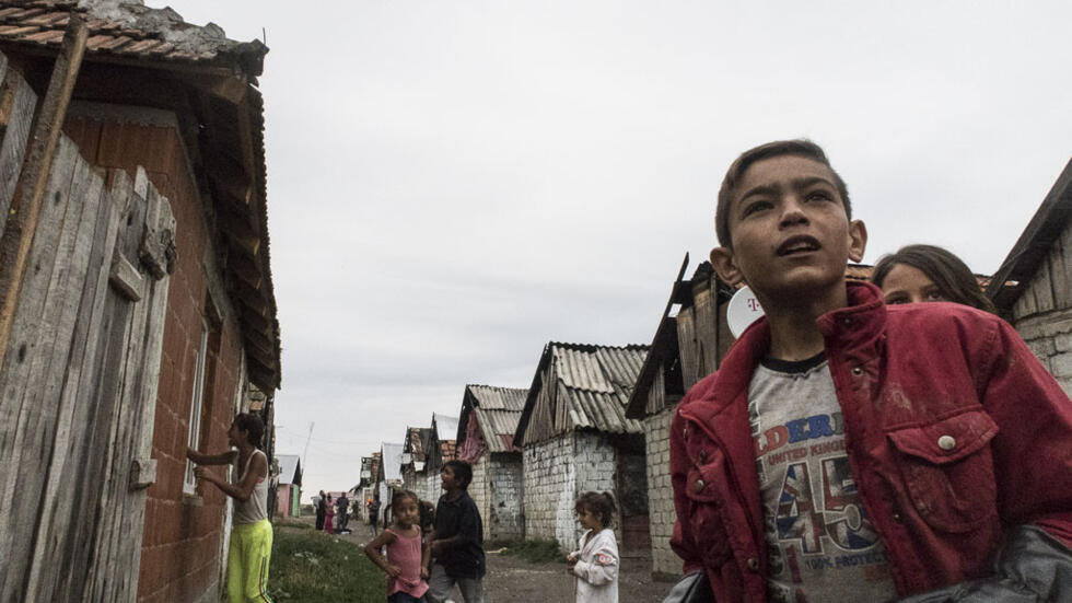 Le difficile accès des enfants Roms à l’éducation - Accents d'Europe