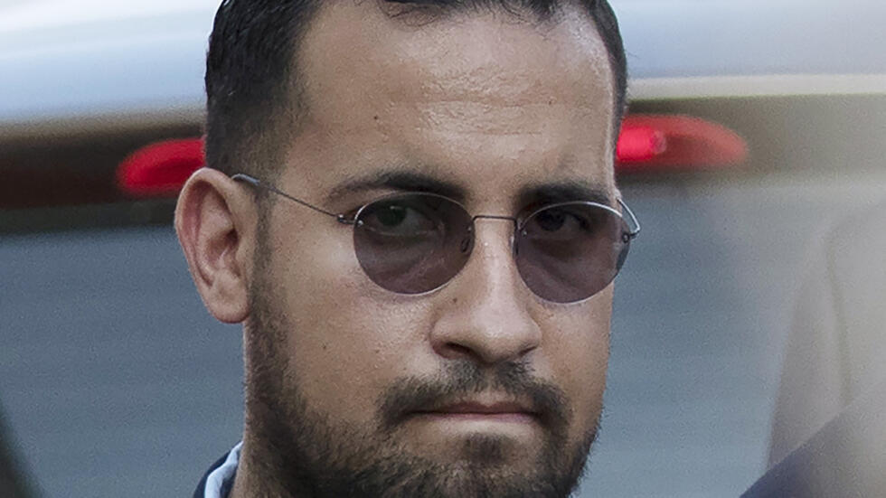 Affaire Benalla: l'ex-chargé de mission à l'Élysée renvoyé en ...