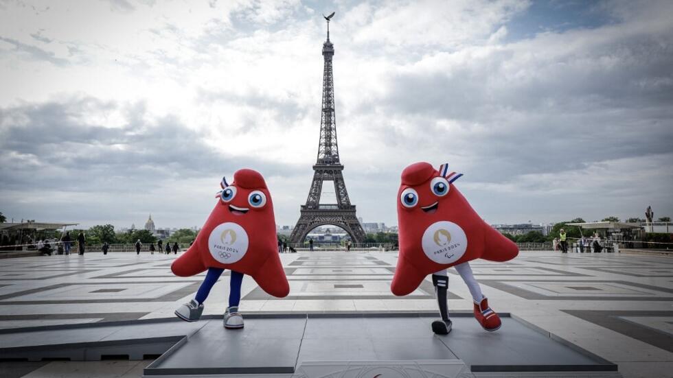 Paris 2024: la mascotte Phryge cartonne, les symboles des Jeux attirent ...