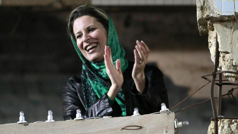 Familiares de Kadafi fogem da Líbia e se refugiam na vizinha Argélia