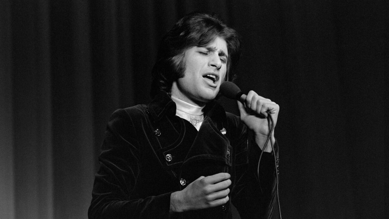 Nhạc Pháp lời Việt : Mike Brant, tình khúc trong đêm vẫn còn sáng mãi ...