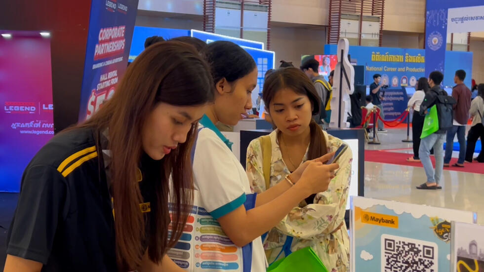 កម្ពុជារៀបចំពិព័រណ៍ការងារដើម្បីឲ្យយុវជនស្វែងរកឱកាសការងារ - បទយកការណ៍