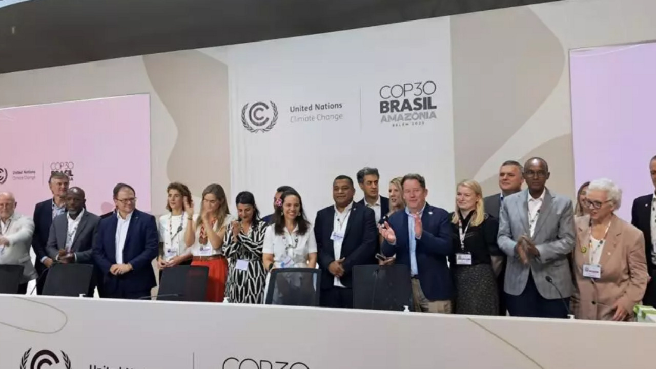 COP30：逐步淘汰化石燃料之爭以及拯救氣候協議的最後衝刺 - RFI - 法國國際廣播電台