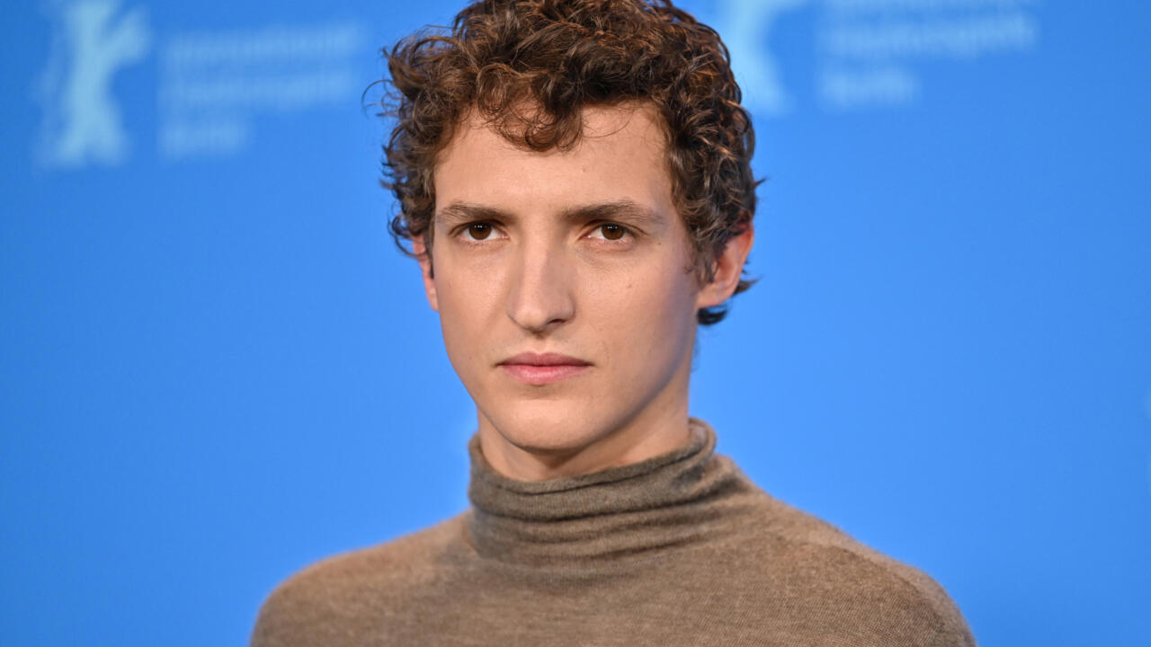 O folk romântico e intimista de Aliocha Schneider, pupilo de Cédric ...