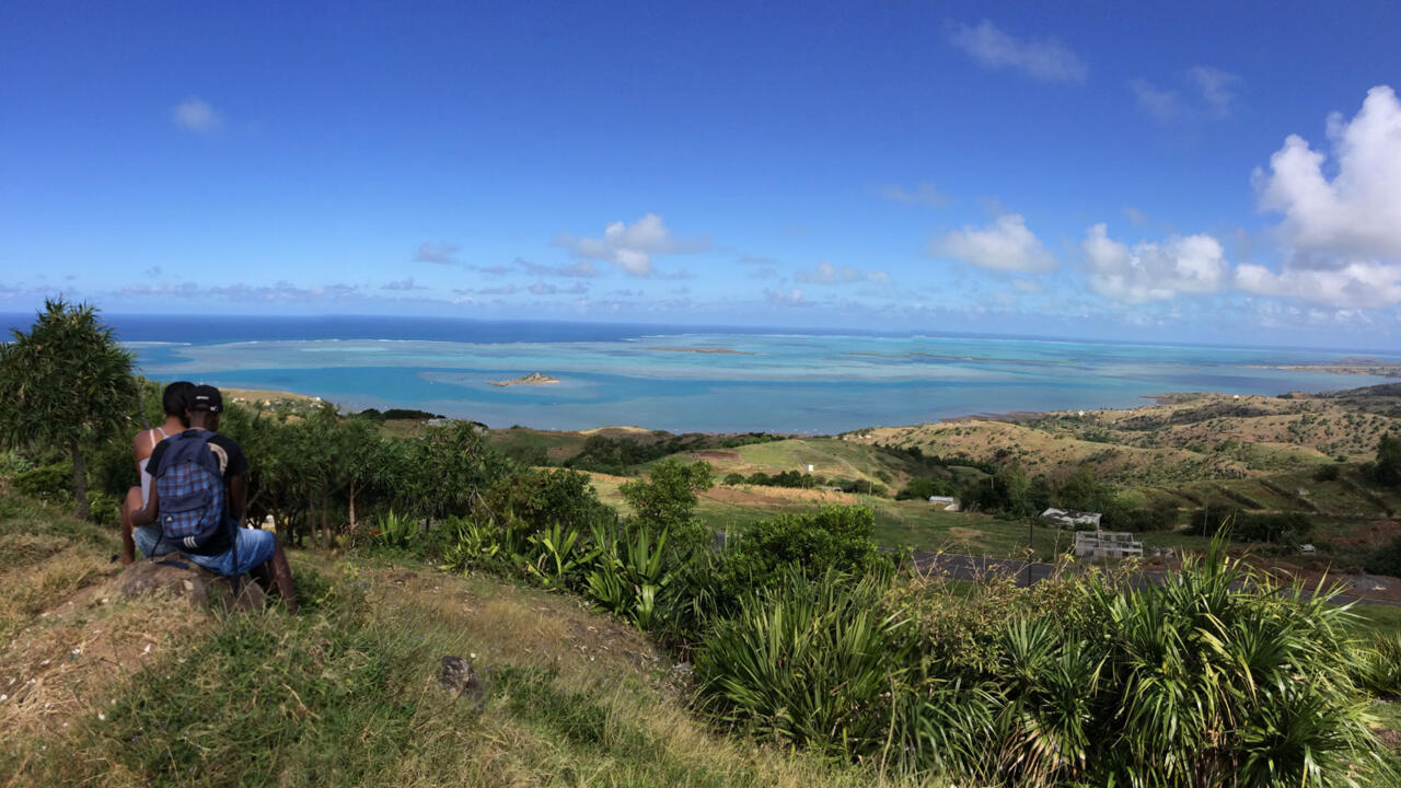 1. Rodrigues, un développement grandeur nature! (reportage) - C'est pas ...