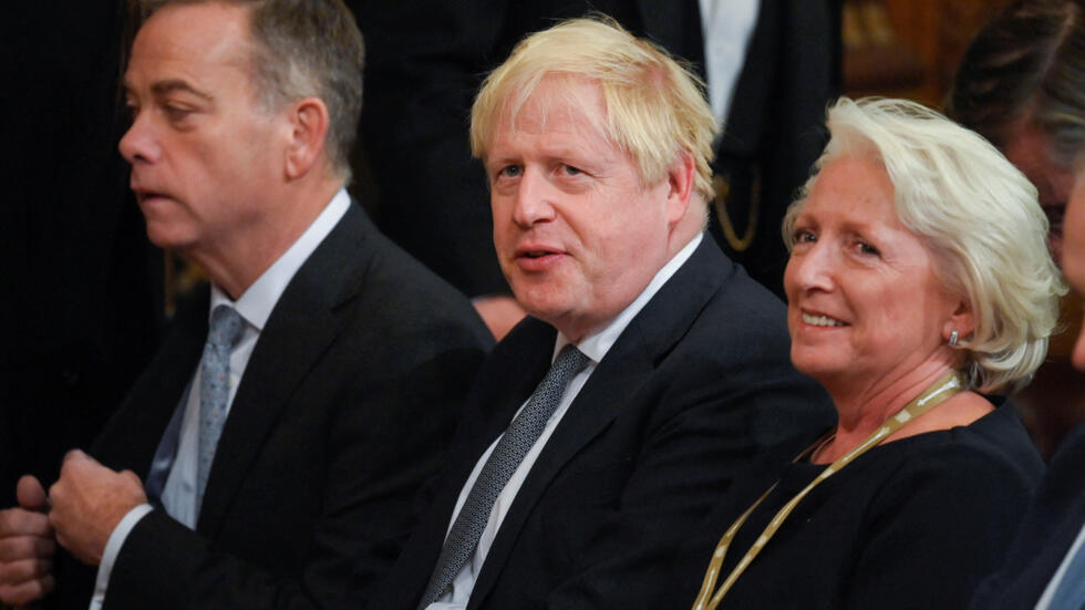 Nuevos detalles del "partygate" amenazan el retorno político de Boris Johnson