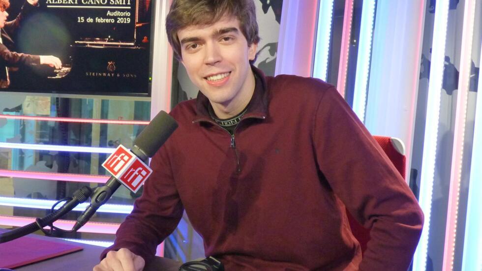 El joven pianista Albert Cano Smit en recital en la Fundación Louis ...