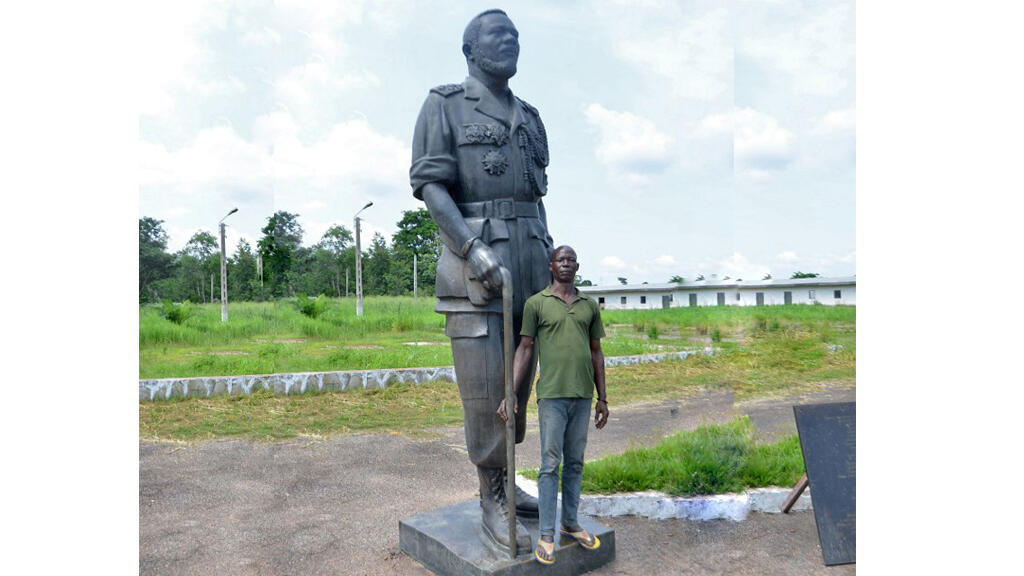 RCA: que font donc ces militaires russes près de la tombe de Bokassa?