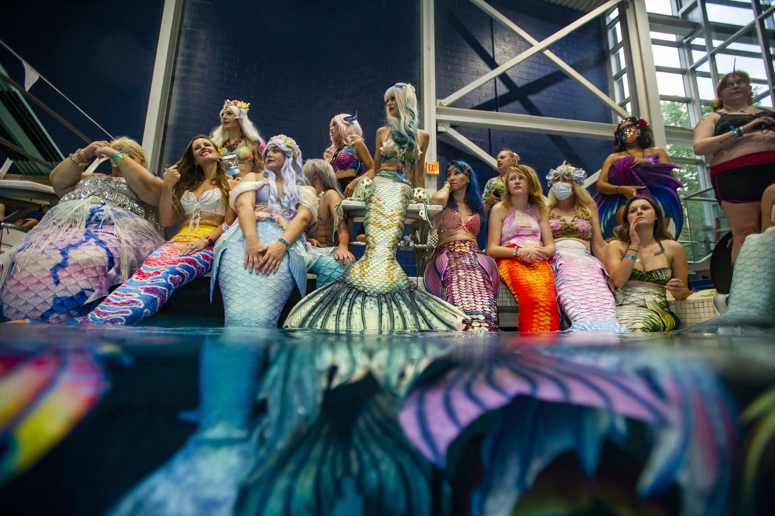 Part of our world: Mermaids mingle at US convention - RFI