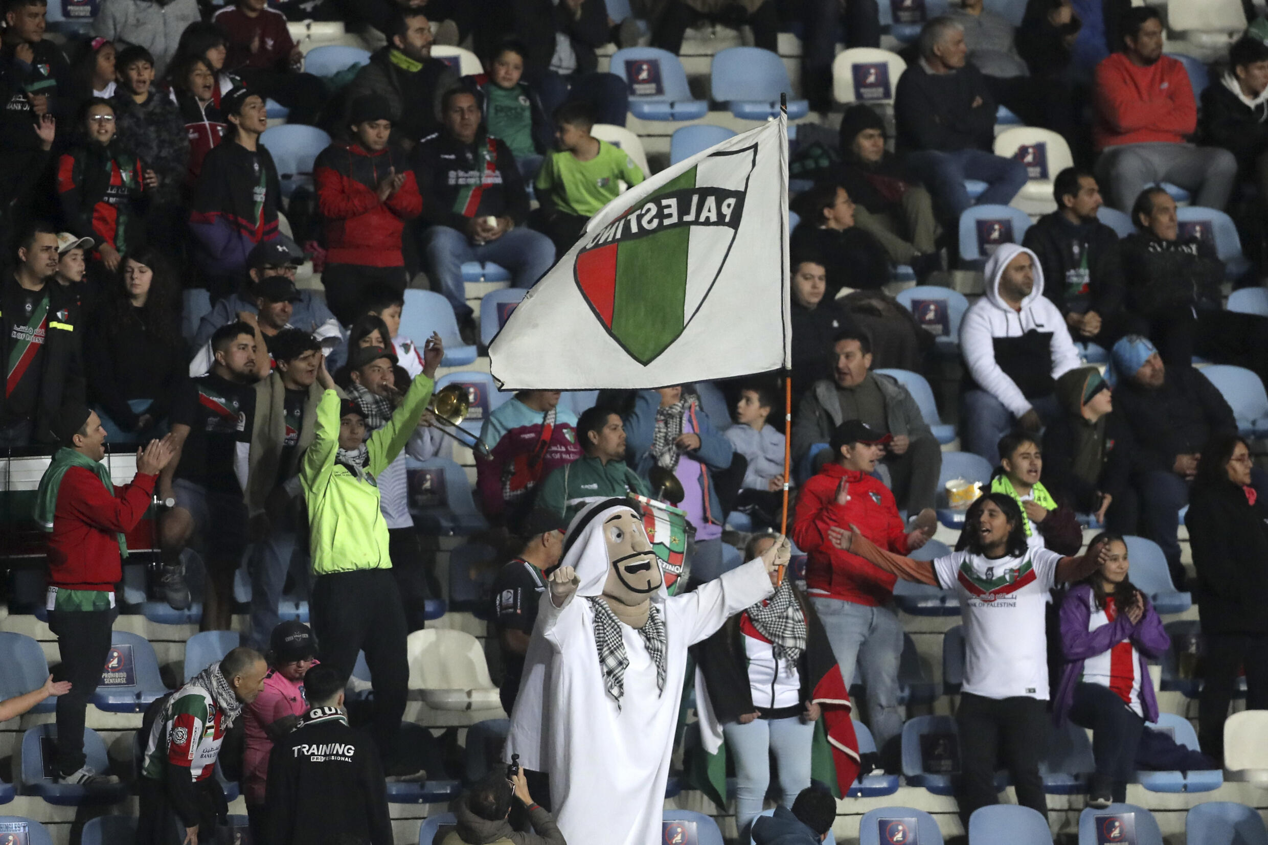 Where football and politics mix: Chile's 'Palestino' football club