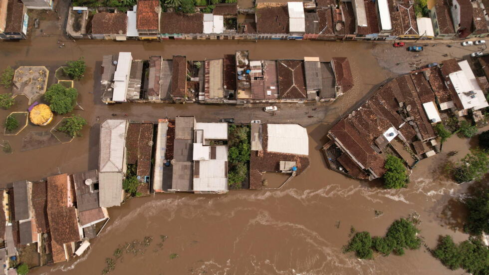 Brasil: las inundaciones en el estado de Bahía dejan decenas de muertos ...