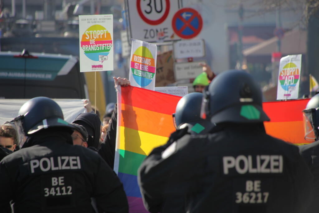 Far-right rally in Berlin faces Antifa resistance on eve of crucial ...