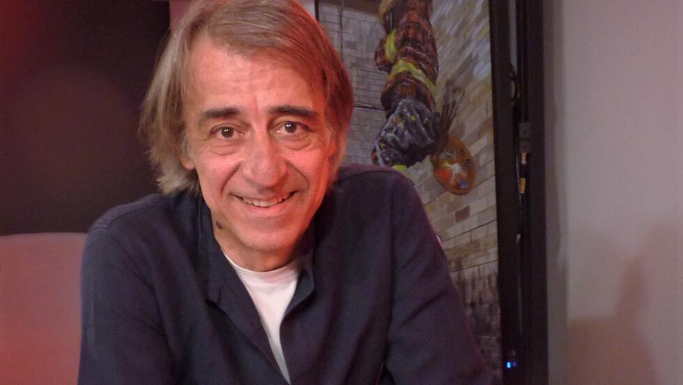 Marcos Carrasquer en la exposición ‘¡Héy! el dibujo’ en La Halle Saint ...