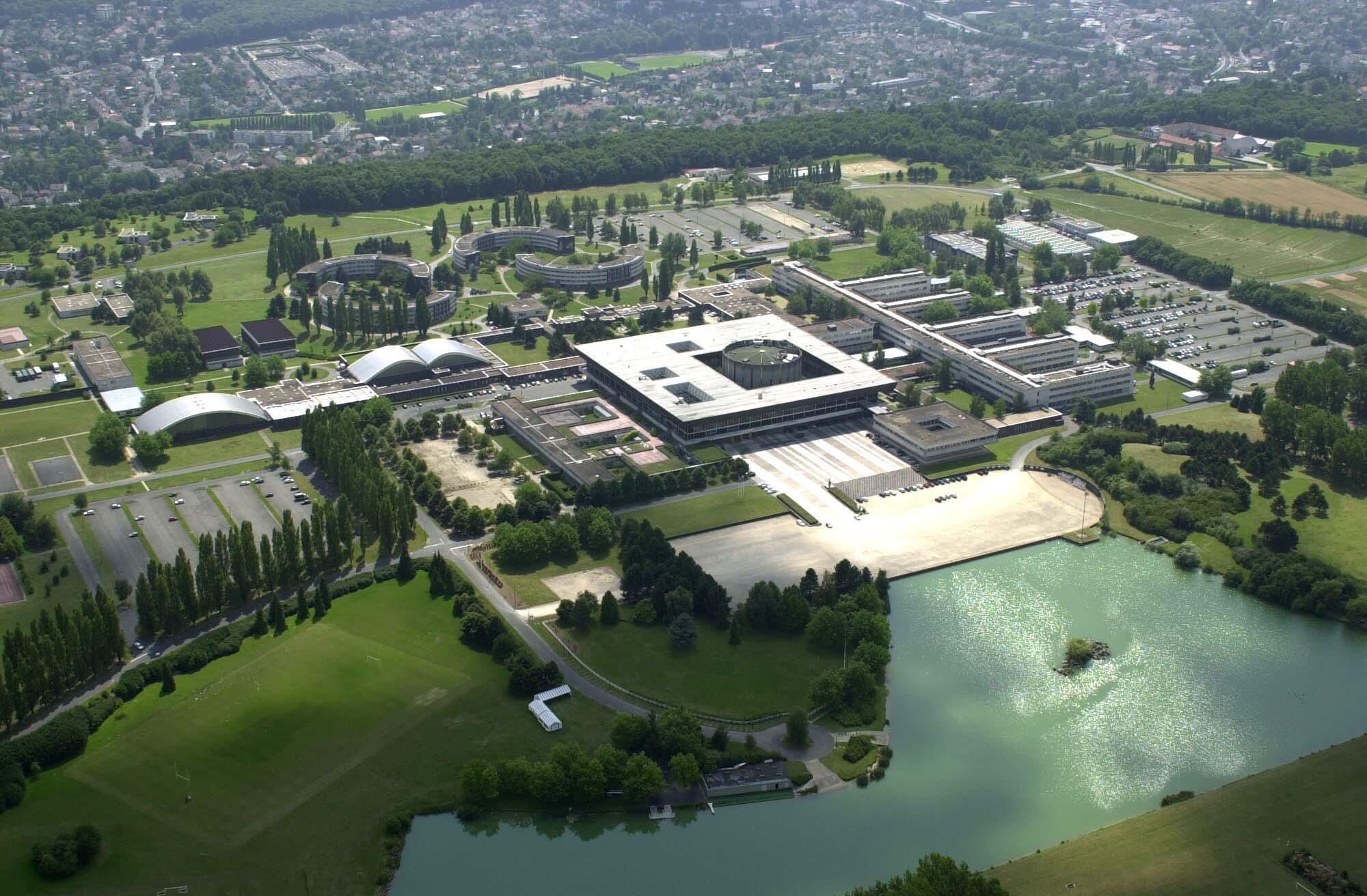 L'Ecole polytechnique de Palaiseau accueille les «Ecuries d'été» du 2 ...