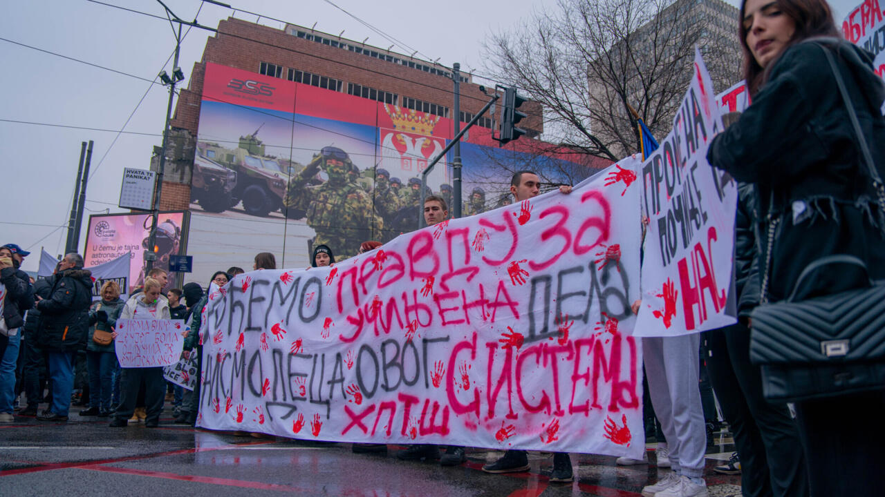 Proteste masive în Serbia: „Există ceva profund greșit cu sistemul în ...