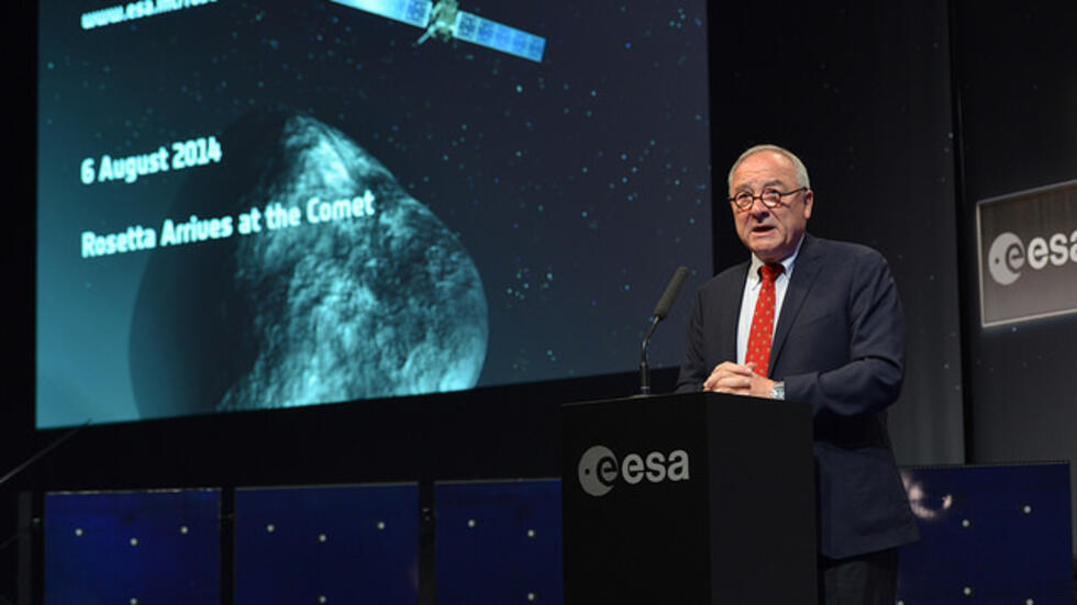 Dez anos depois de lançada, sonda espacial Rosetta atinge seu alvo e ...