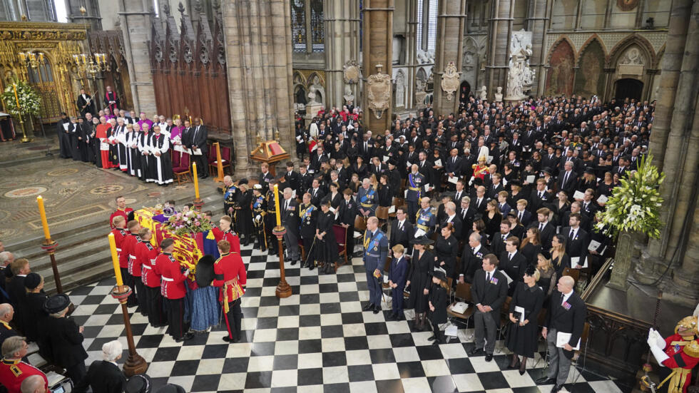 À la Une: les derniers adieux du monde à Elizabeth II - Revue de presse ...