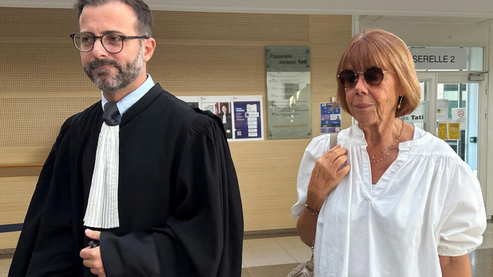 Dominique Pelicot tuumaaɗo hokkude debbo makko e doole, worɓe cappanɗe ...