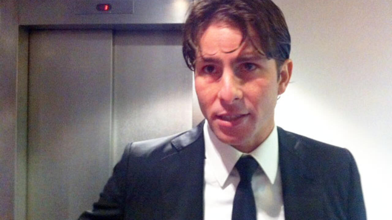 Maxwell promete comportamento "exemplar" para segurar vaga na seleção