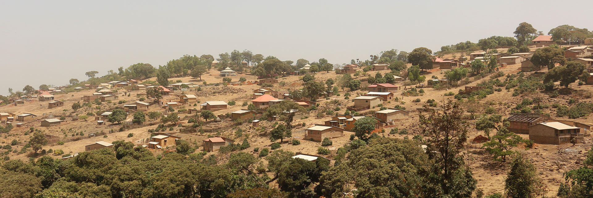 [Guinée, histoire des violences politiques] Menace aux frontières (1/22)