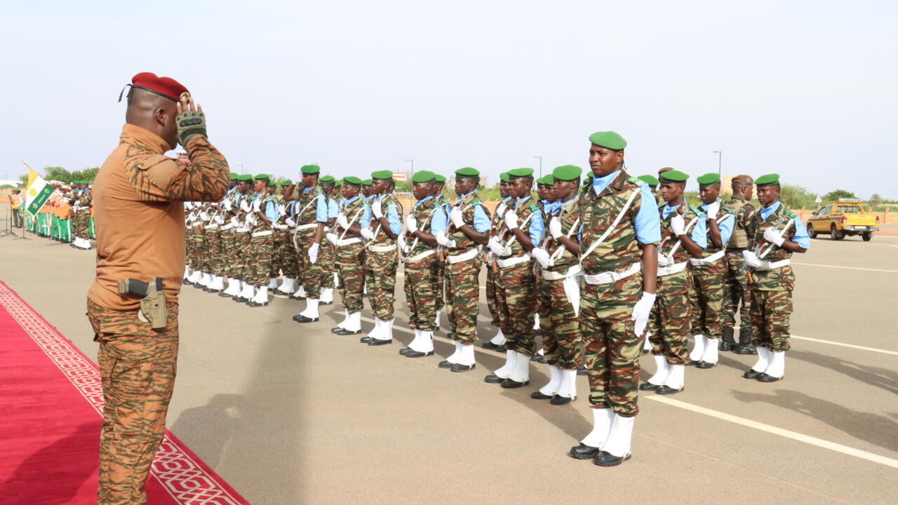 À la Une: au Burkina Faso, des magistrats réquisitionnés pour aller au ...